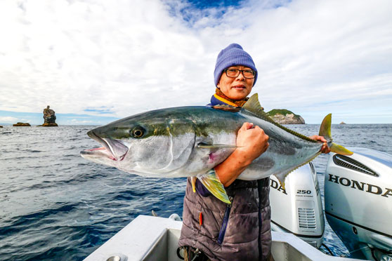 Jigs or live baits when fishing for kingfish - The Fishing Website