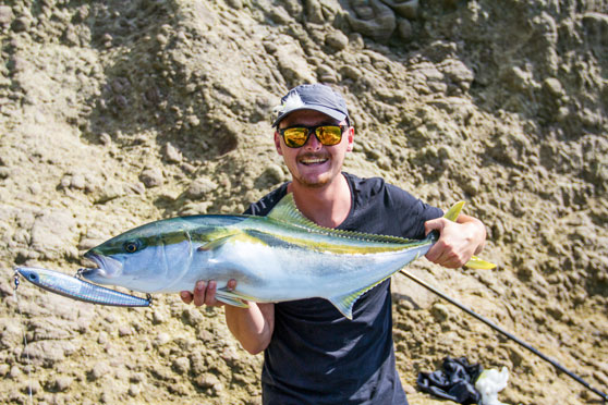 Fishing for kingfish off the rocks - The Fishing Website