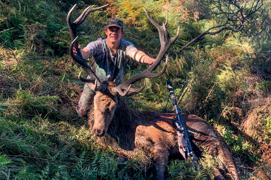 35lb snapper & 14 point Stag - The Fishing Website