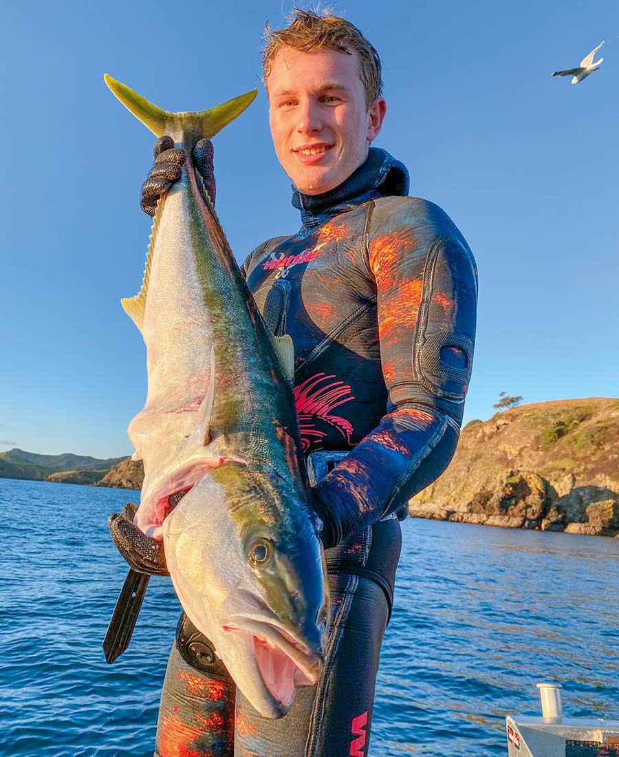 Diving Buddies - The Fishing Website