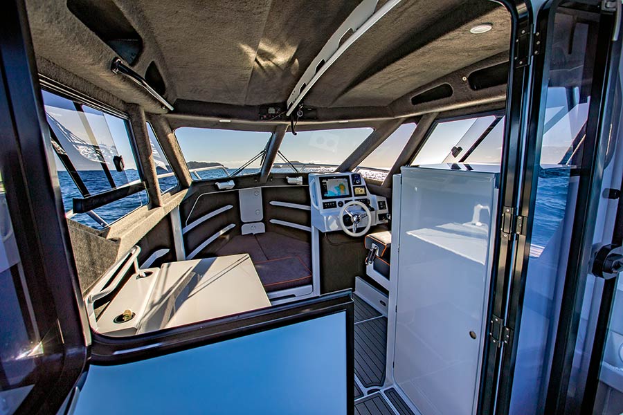 Dreadnort D7500 Boat Review - The Fishing Website