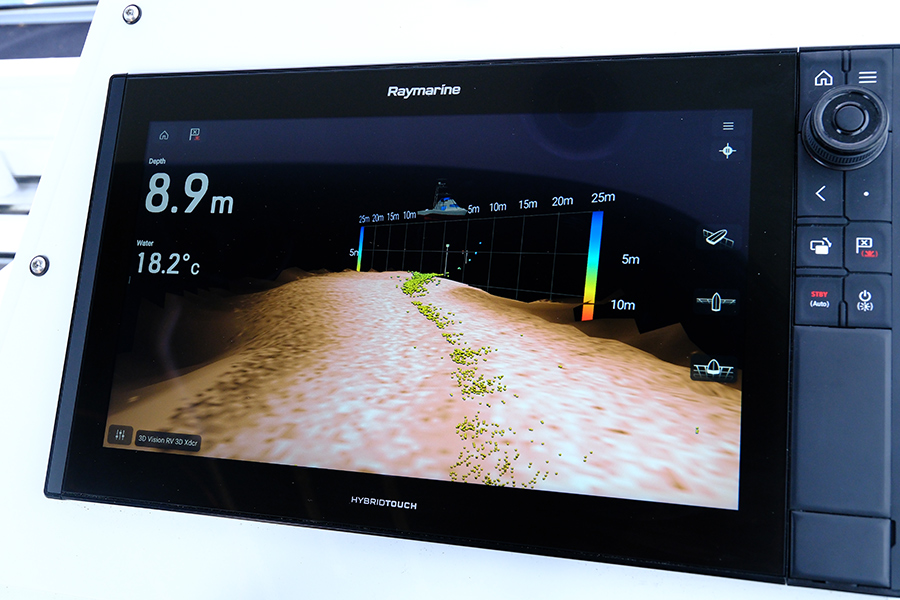 Raymarine Axiom Pro Fishfinder/Chartplotter and Cyclone Radar Review ...