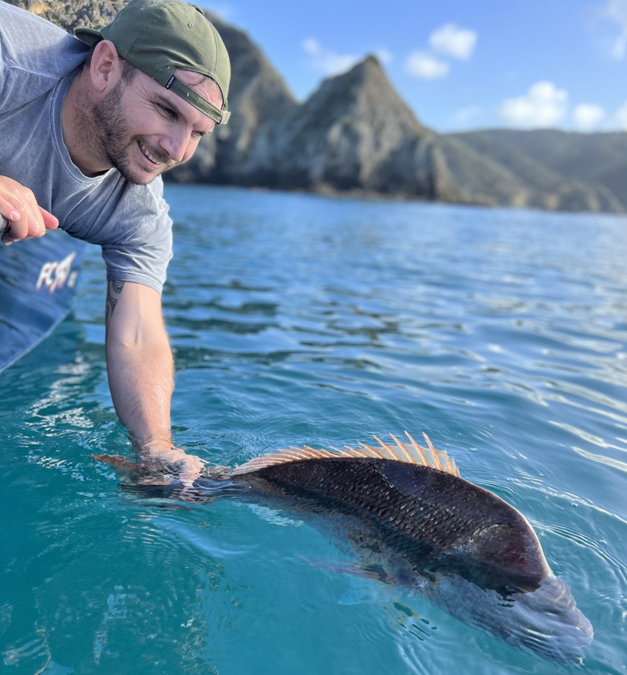 Josh Darby's Kingfisher 570 Powercat - The Fishing Website