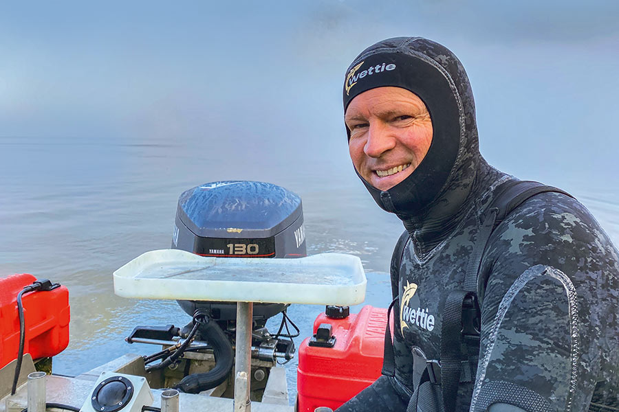 Keeping Warm for Winter Diving - The Fishing Website
