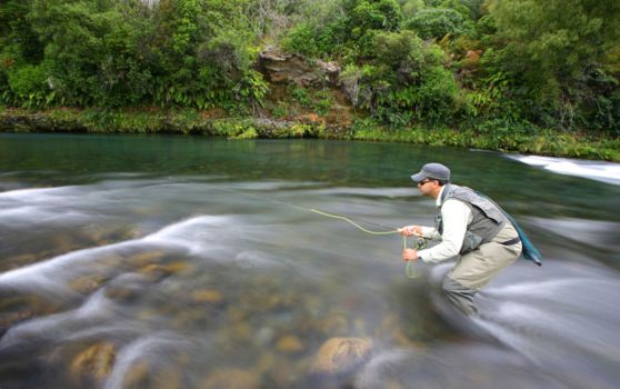 A Guide to Choosing the right fishing waders - The Fishing Website