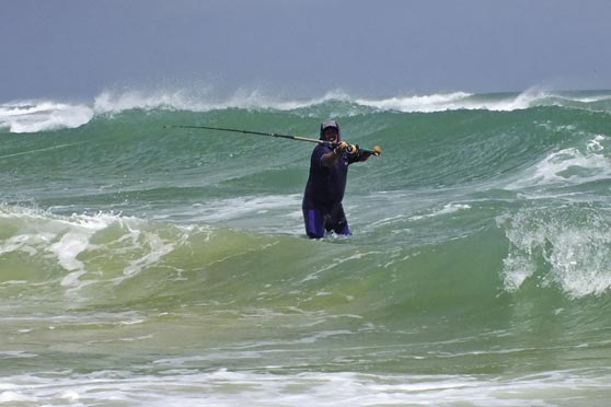 Surfcasting - casting tips and techniques - The Fishing Website