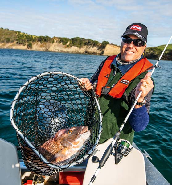 Netting or gaffing your catch (Part 1) - The Fishing Website