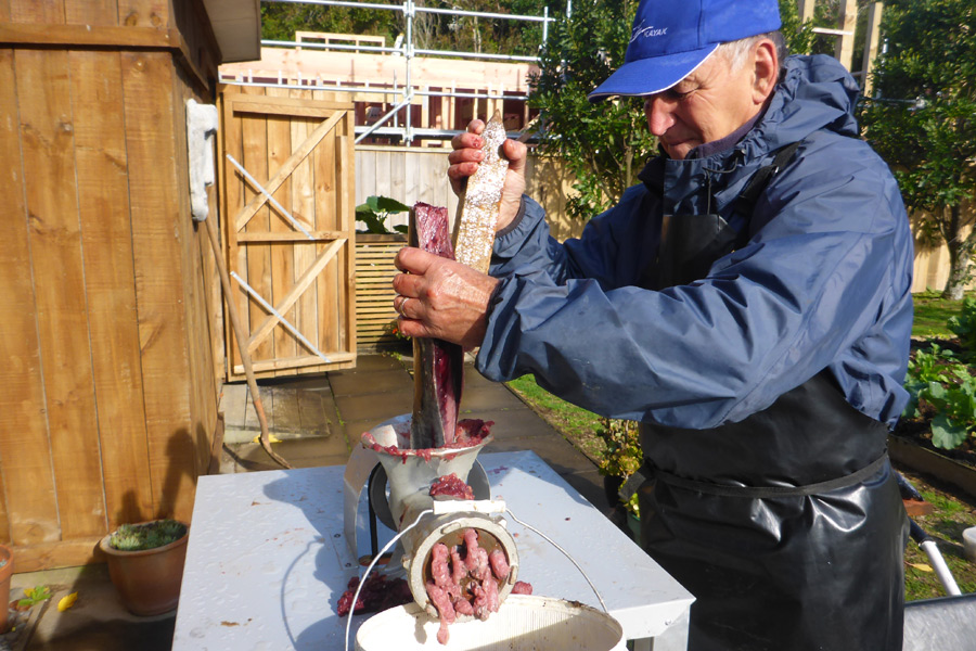 Tips and tricks for making your own Berley - The Fishing Website