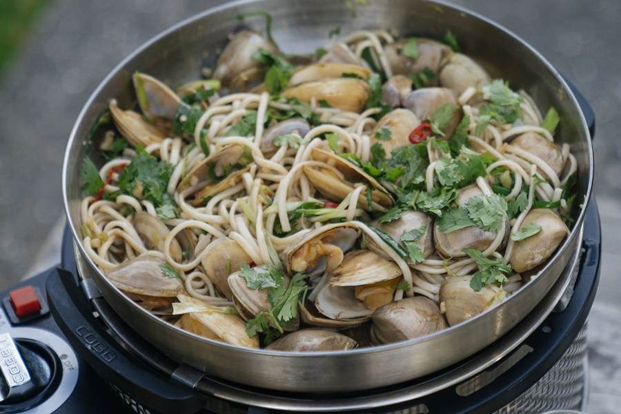 Chinese Stir-fry Clam Noodles with XO Sauce - The Fishing Website