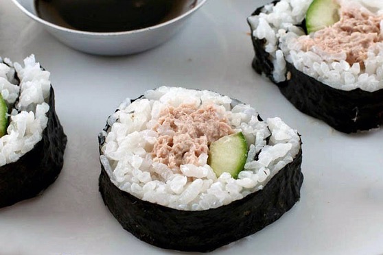Tuna and Cucumber Sushi Rolls - The Fishing Website